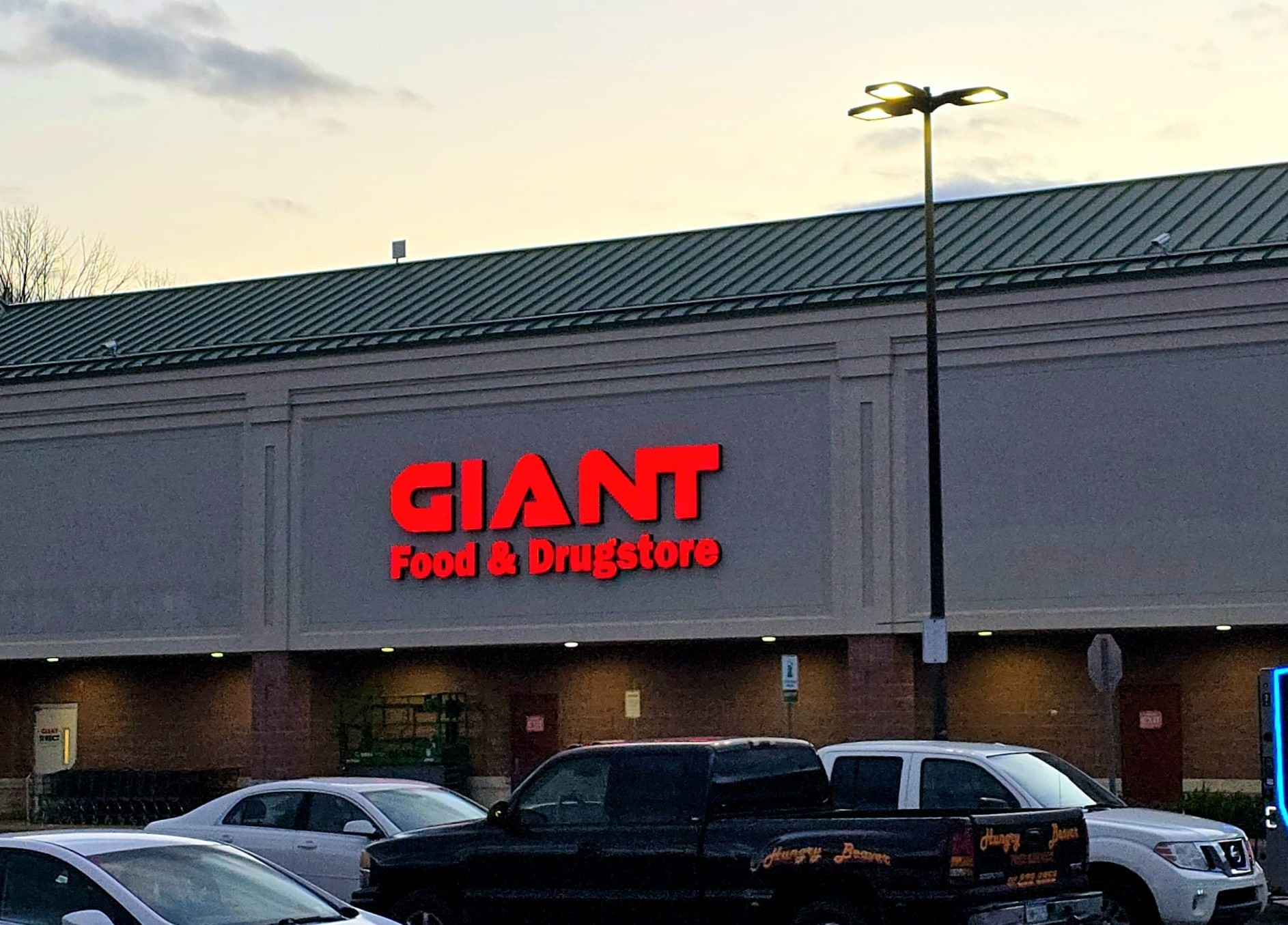 What are Giant's 2025 Holiday Hours? – Saucon Source